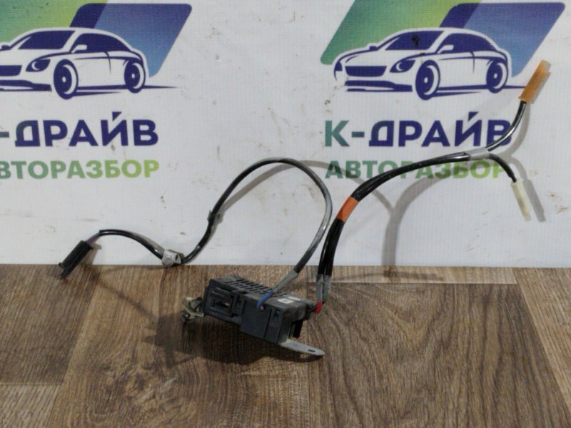 Блок управления антенной TOYOTA MARK II 9 (1 рест. 2002—2004) 05350A16M1B