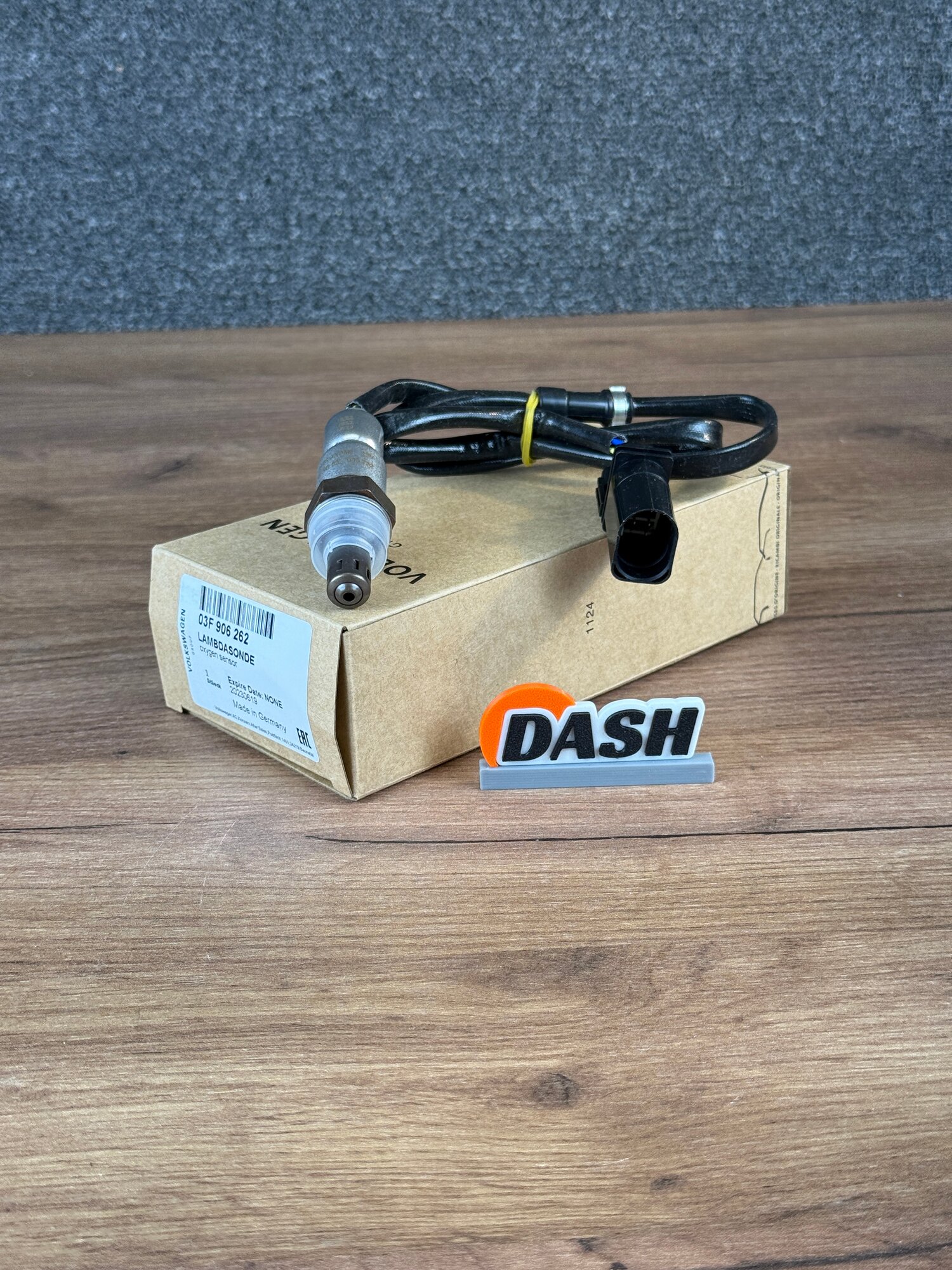 Кислородный датчик (лямбда зонд) VAG арт. 03F906262 передний