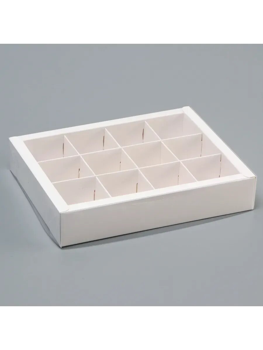 Коробка подарочная для десертов клубники в шоколаде и конфет