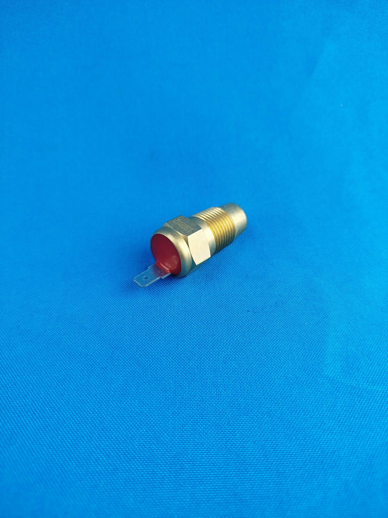 Датчик перегрева "LUZAR" для а/м ГАЗ, УАЗ, Маз, МТЗ (100C, штекер)