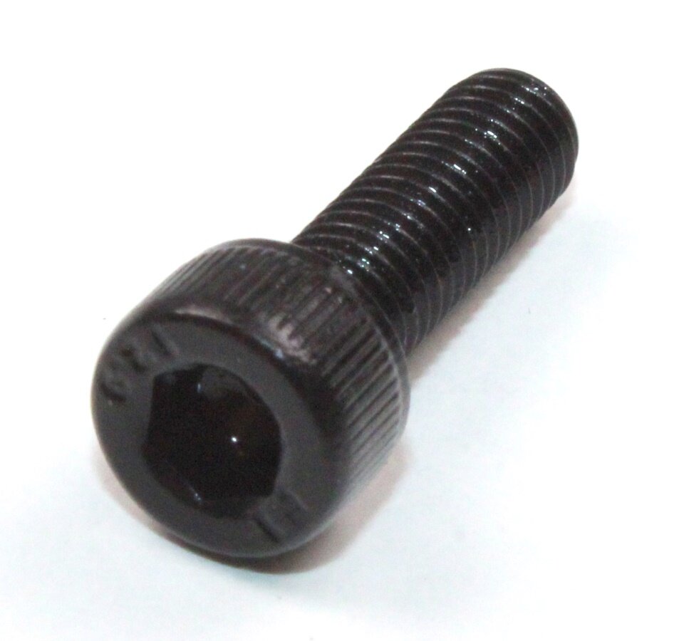 Винт (болт) с внутренним шестигранником DIN 912 М5х16 12.9