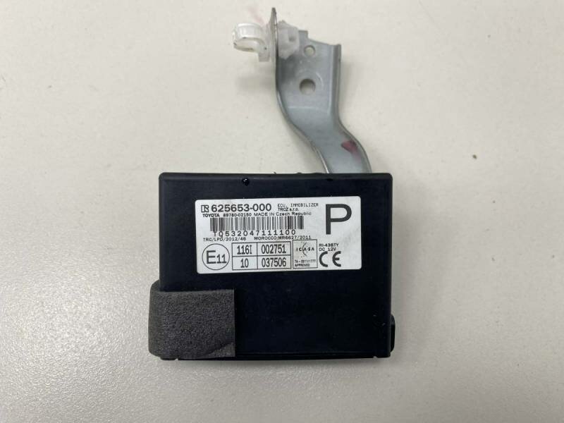 Блок электронный Toyota Corolla E180 2013 кат.номер: 625653000 8978002150