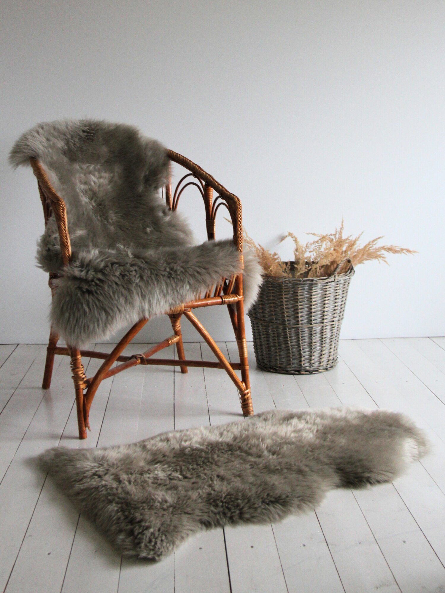 Шкура новозеландской овцы Shkura-Dekor серебристая премиум 100*70 см