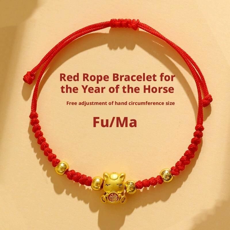 Красный браслет из веревки с изображением лошади