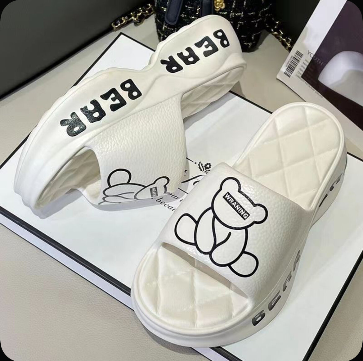 Шлёпанцы  Шлепанцы