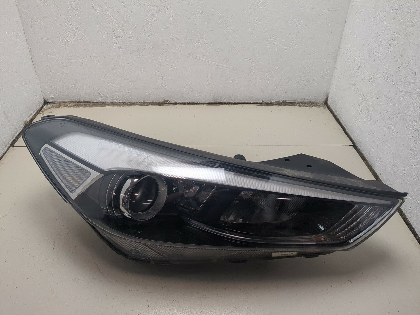 Фара (передняя) правая Hyundai Tucson 3 Б/У