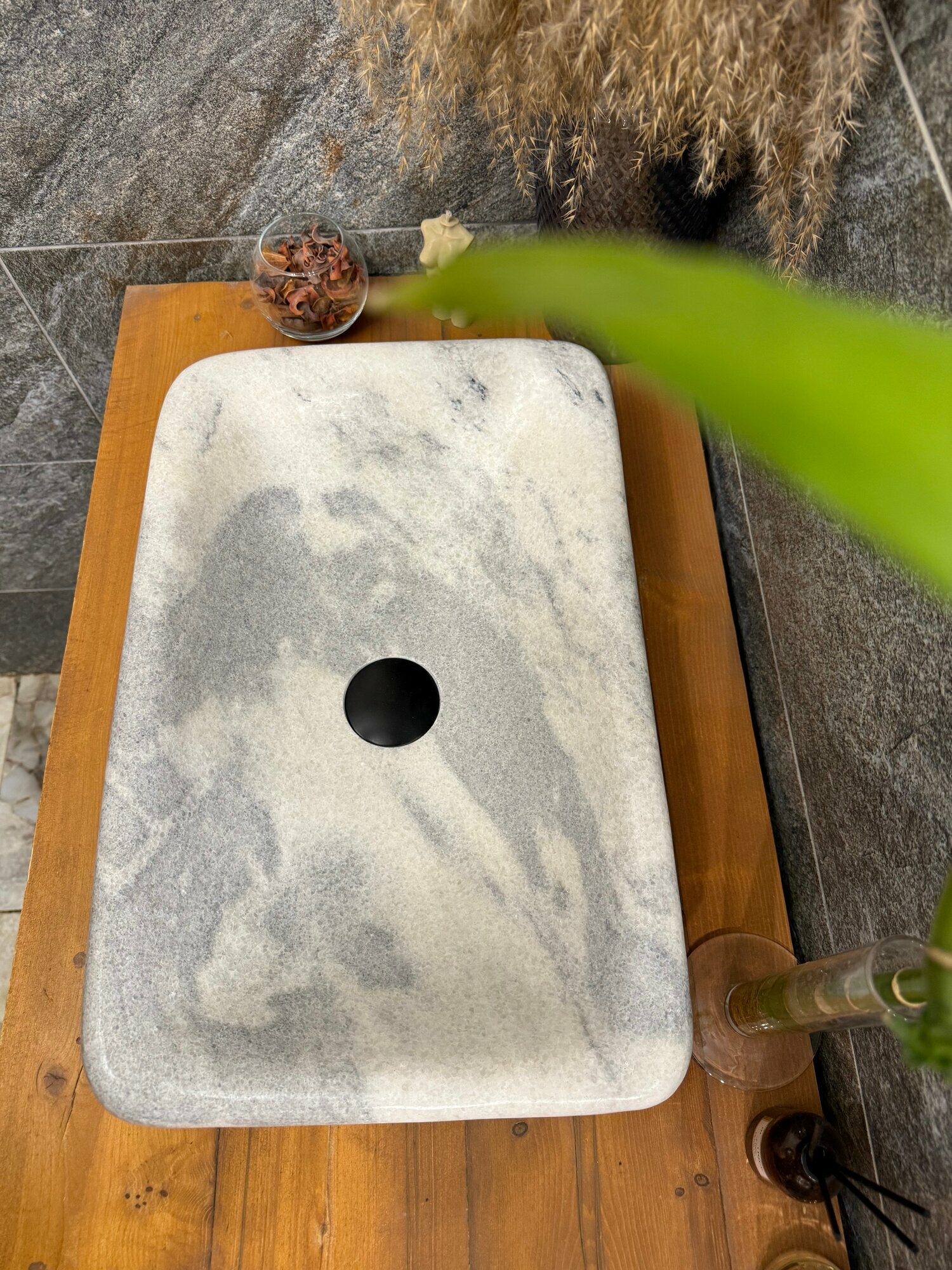 Раковина накладная из натурального камня Black Swan, Allegoria (50x32)