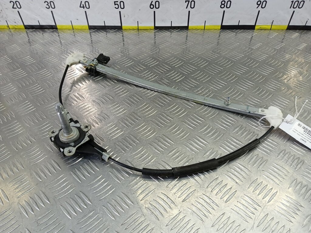 Стеклоподъемник задний левый Б/У для MAZDA 3 BK рестайлинг (2006—2009) BP5E73560C