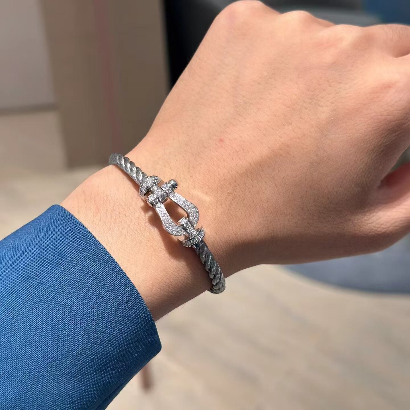 Браслет Fred Feiden V золотой черный воин черный парный браслет по знаку зодиака год лошади пряжка стальной веревочный браслет мужской браслет