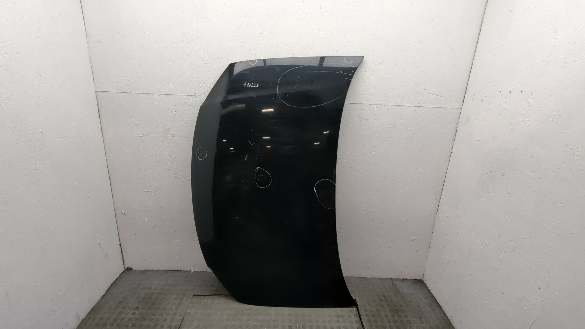 Капот Volkswagen Touran Б/У