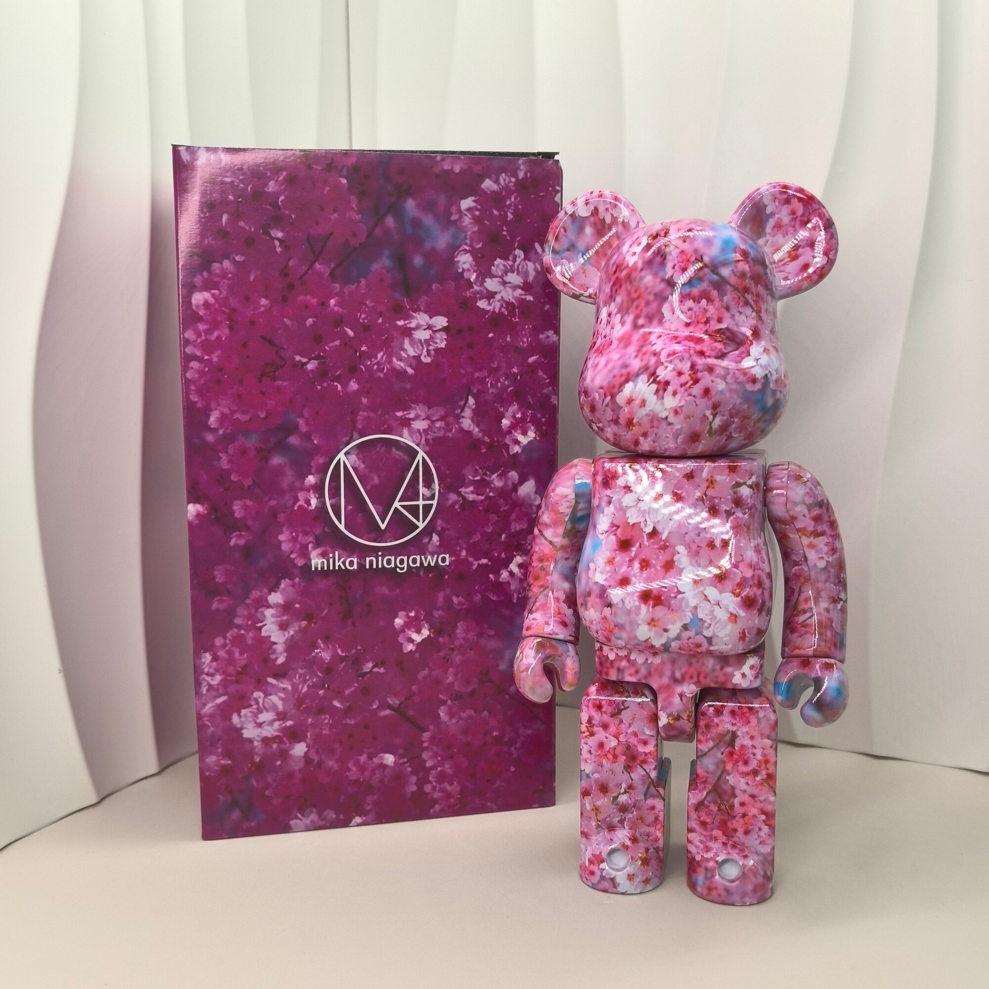 Игрушечная Статуя Медведя Bearbrick 28cm-сакура