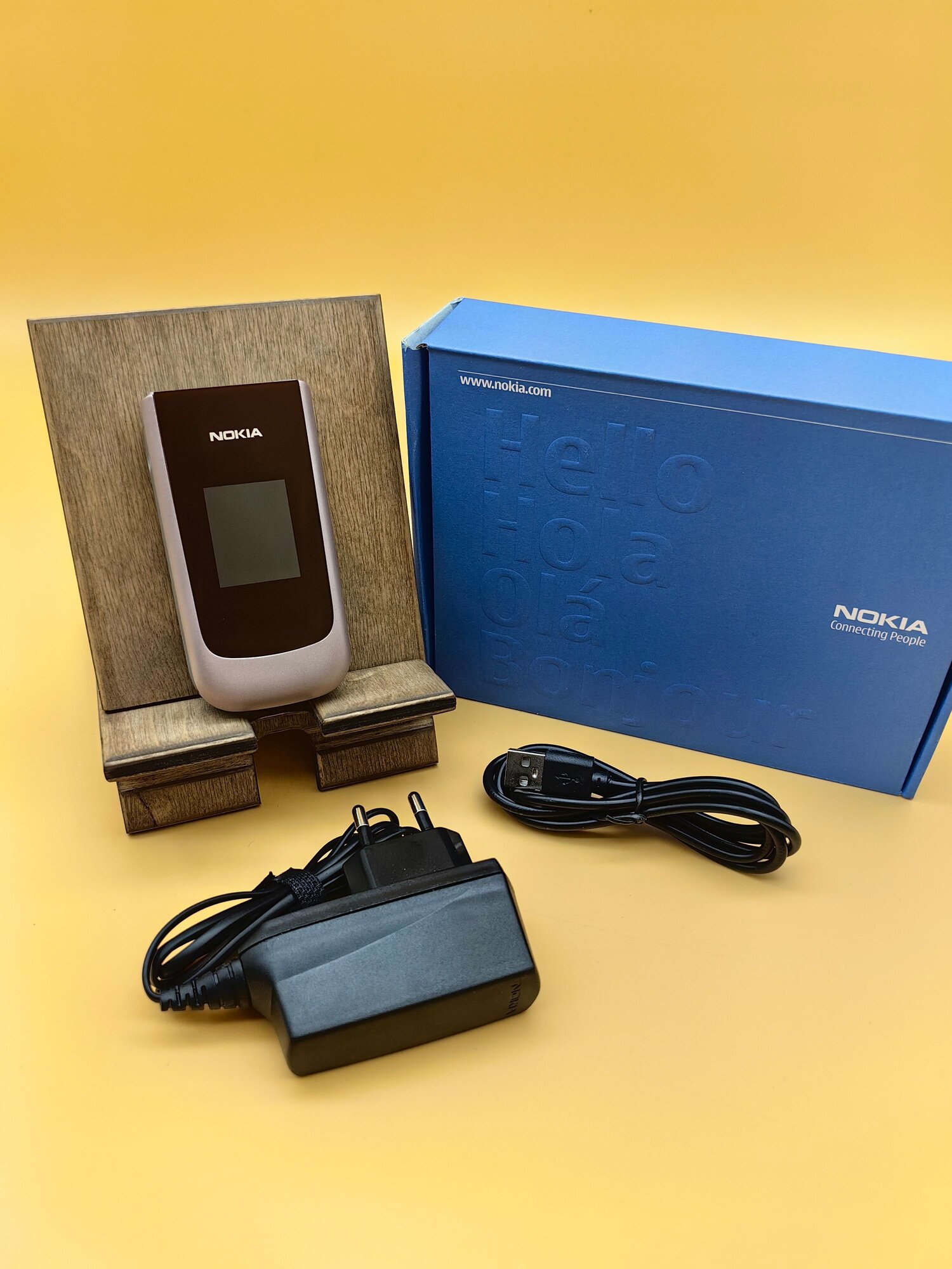 Мобильный кнопочный телефон раскладушка Nokia 7020, Розовый