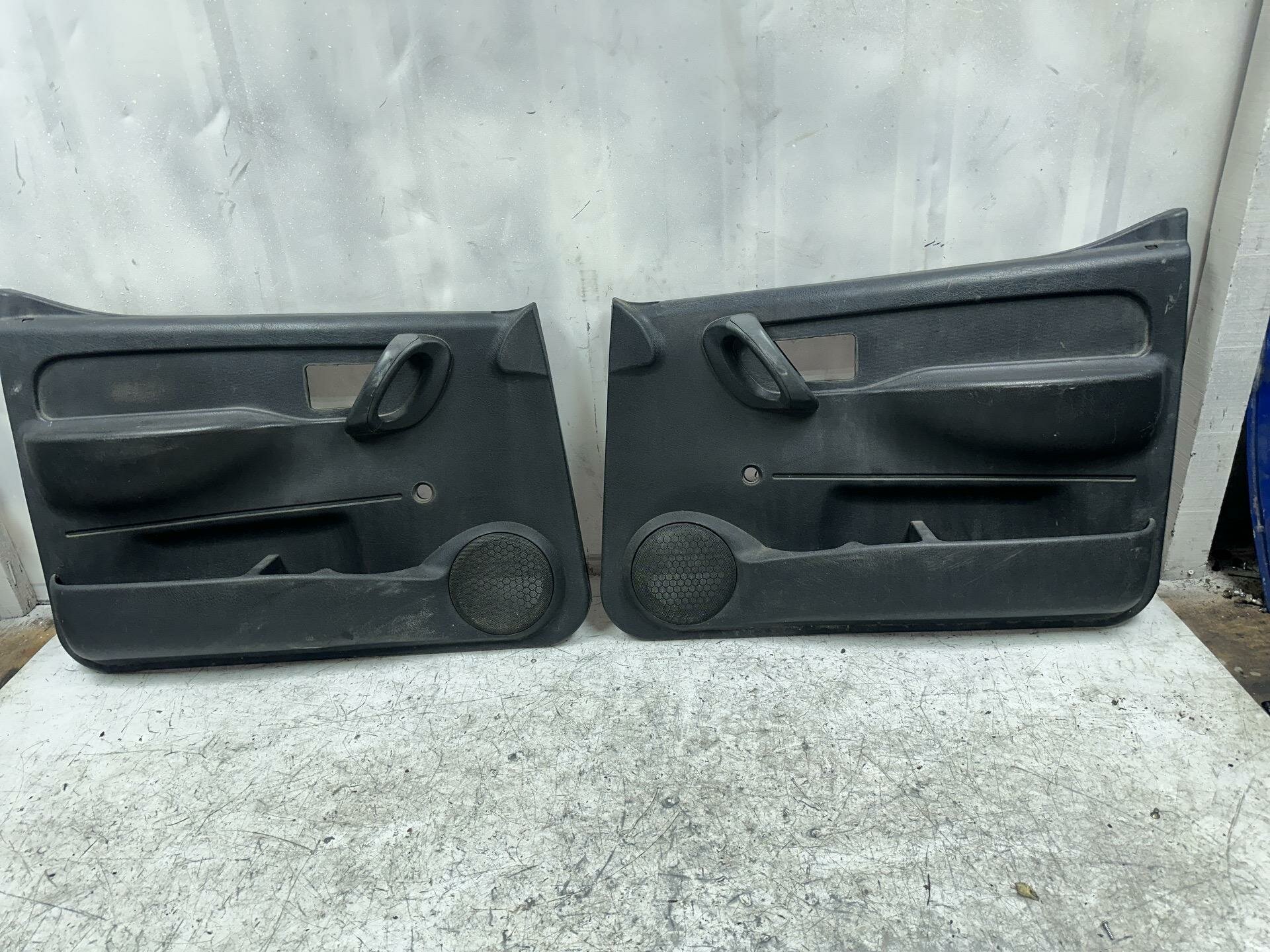 Комплект обшивок Peugeot Partner рест. (2002 - 2012) 60480483