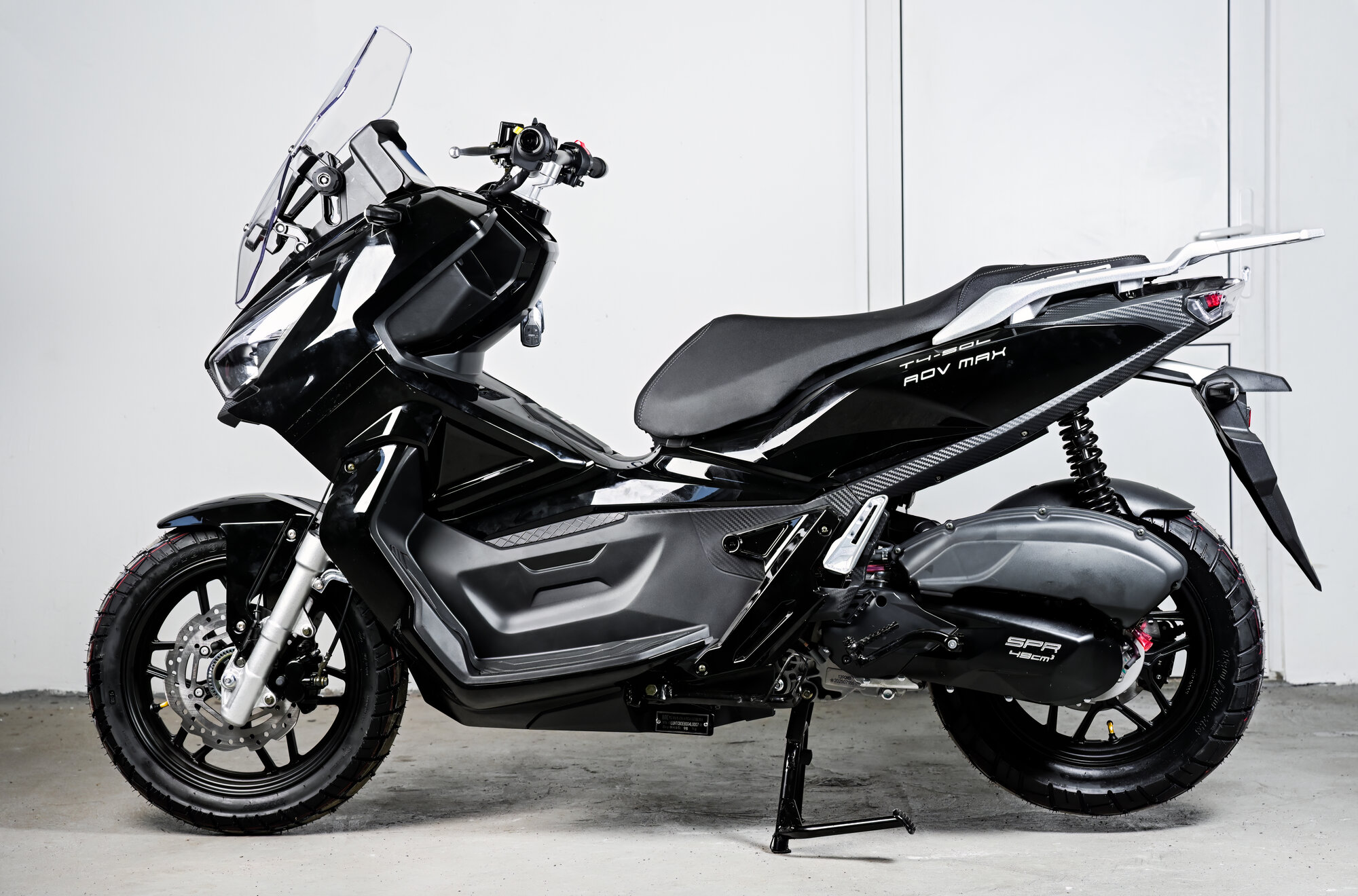 Скутер SPRMOTORS ADV MAX, 180см3, 17 л. с. Без ПТС (49cc), в заводской упаковке