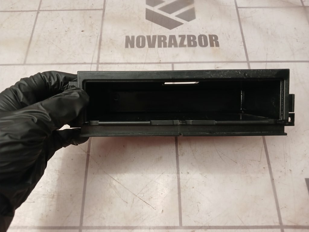 Ящик передней консоли Mitsubishi Lancer CB 92-00