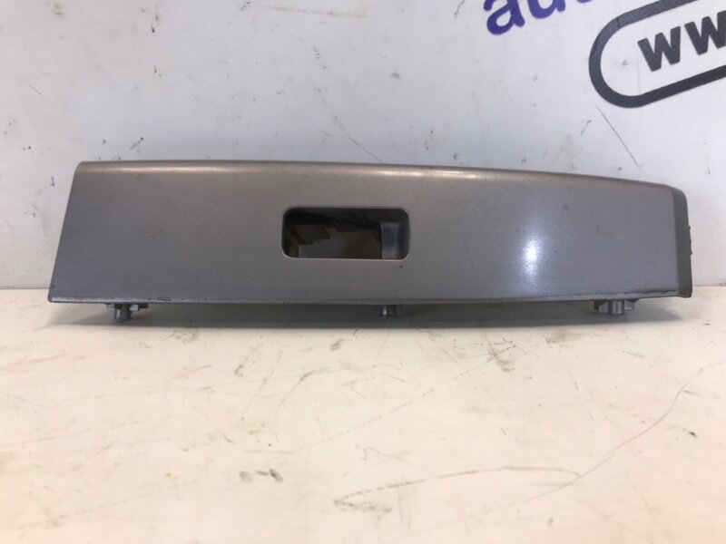 Б/У накладка обшивки двери Geely Emgrand EC7 2013 FE-1 JL4G18 Перед. Прав. nПрисутствуют царапинки. 37363 GEELY арт. 06802659...