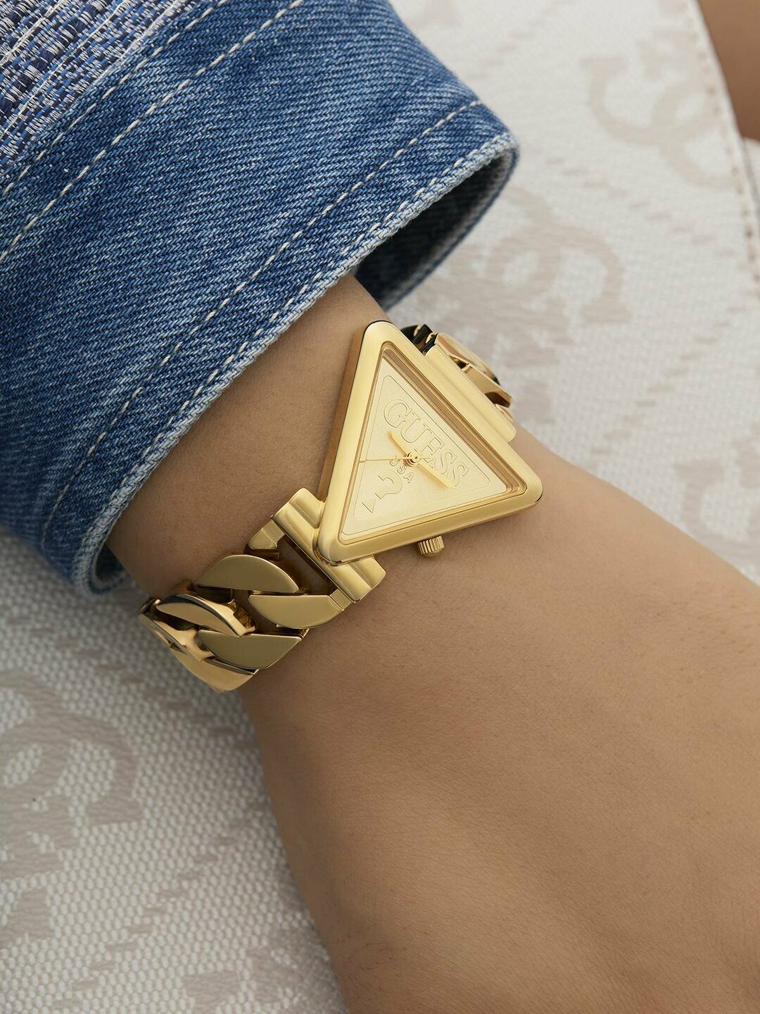 Наручные часы GUESS