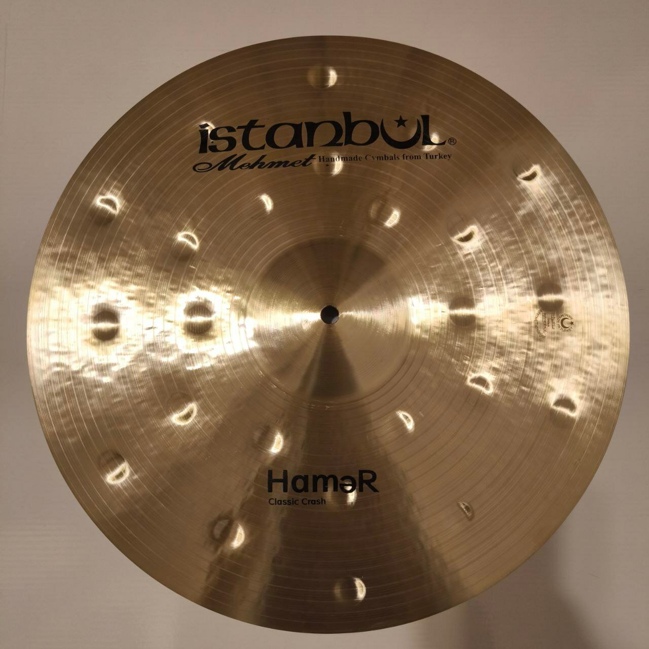Тарелка для барабанов Istanbul Mehmet HAMER CLASSIC CRASH 18 дюймов, колокольная бронза В20, ручная ковка.