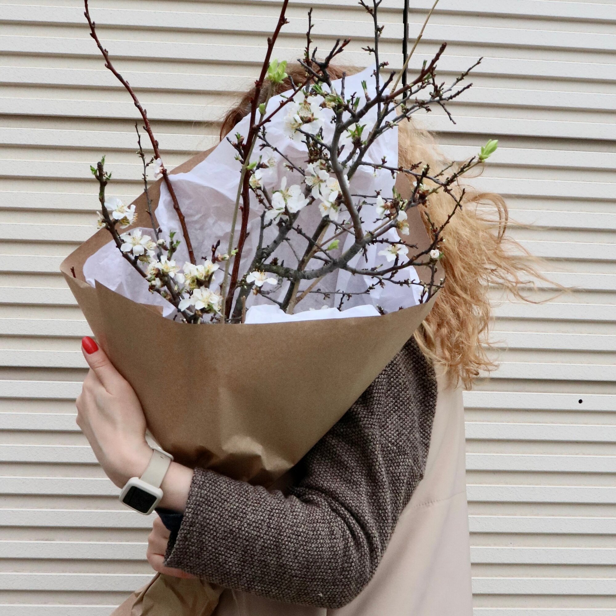 Весенние цветущие ветки. Микс слива, вишня , яблоня, спирея. Живые цветы для интерьера.