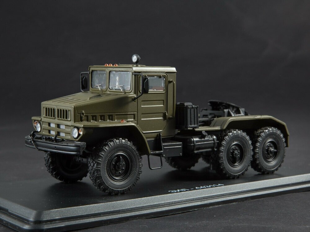 Масштабная модель ЗИЛ-443114