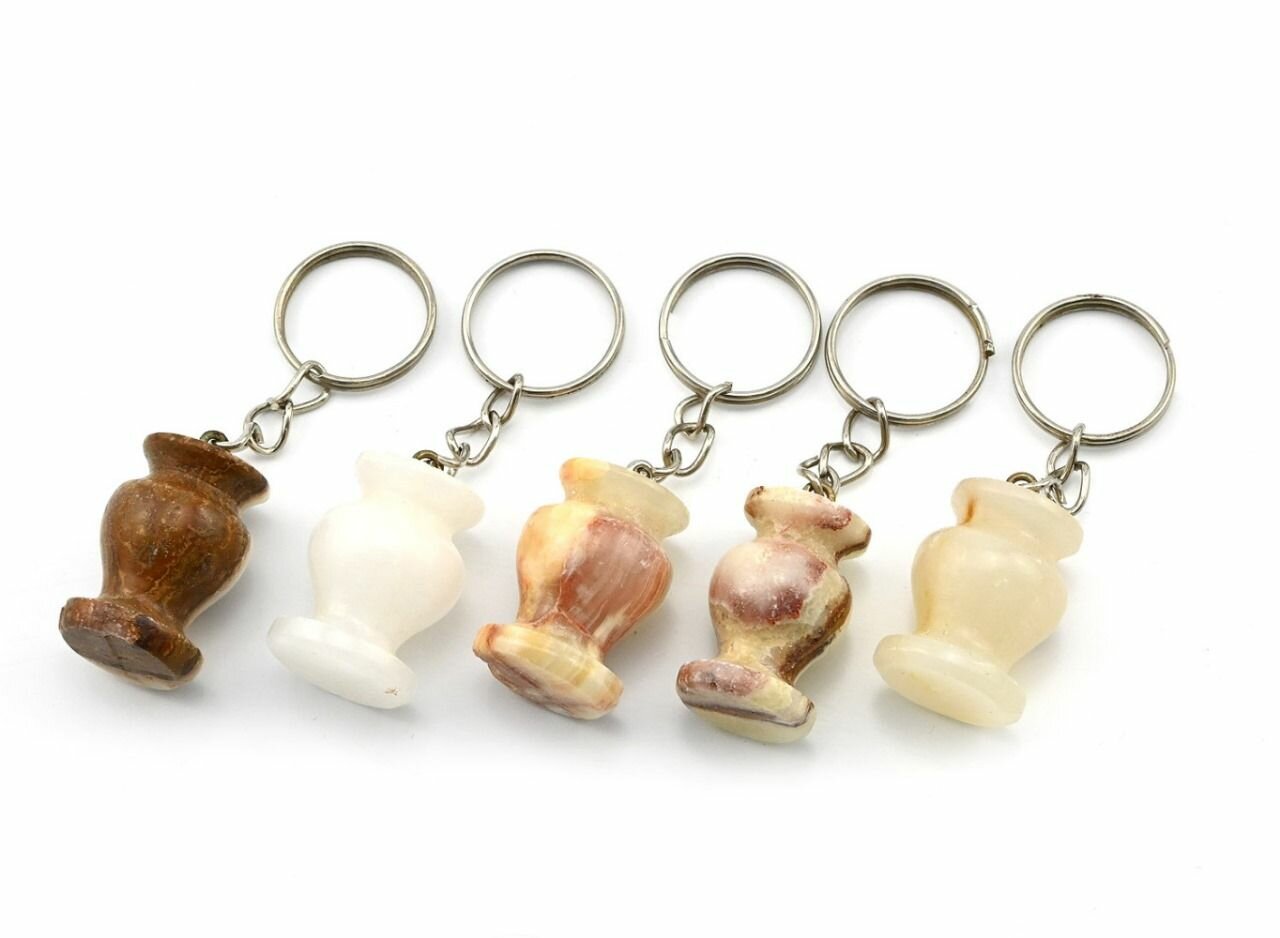 Брелок из оникса ваза 16*30*20 мм.