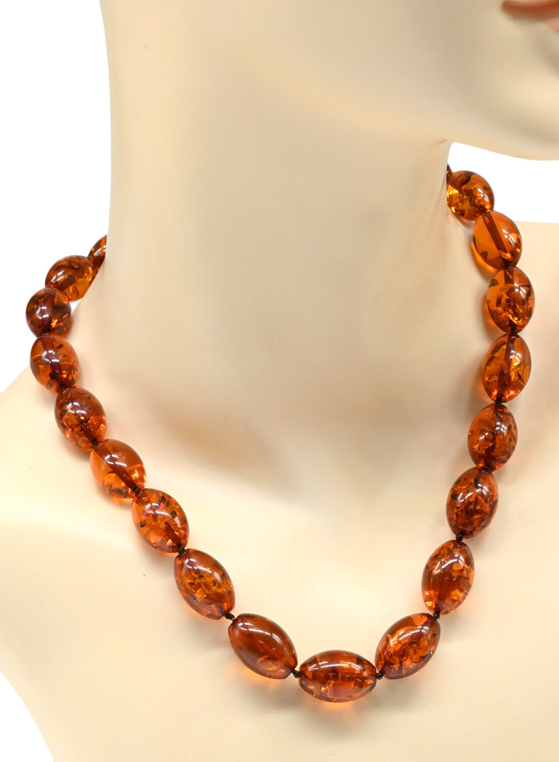 Бусы, янтарь