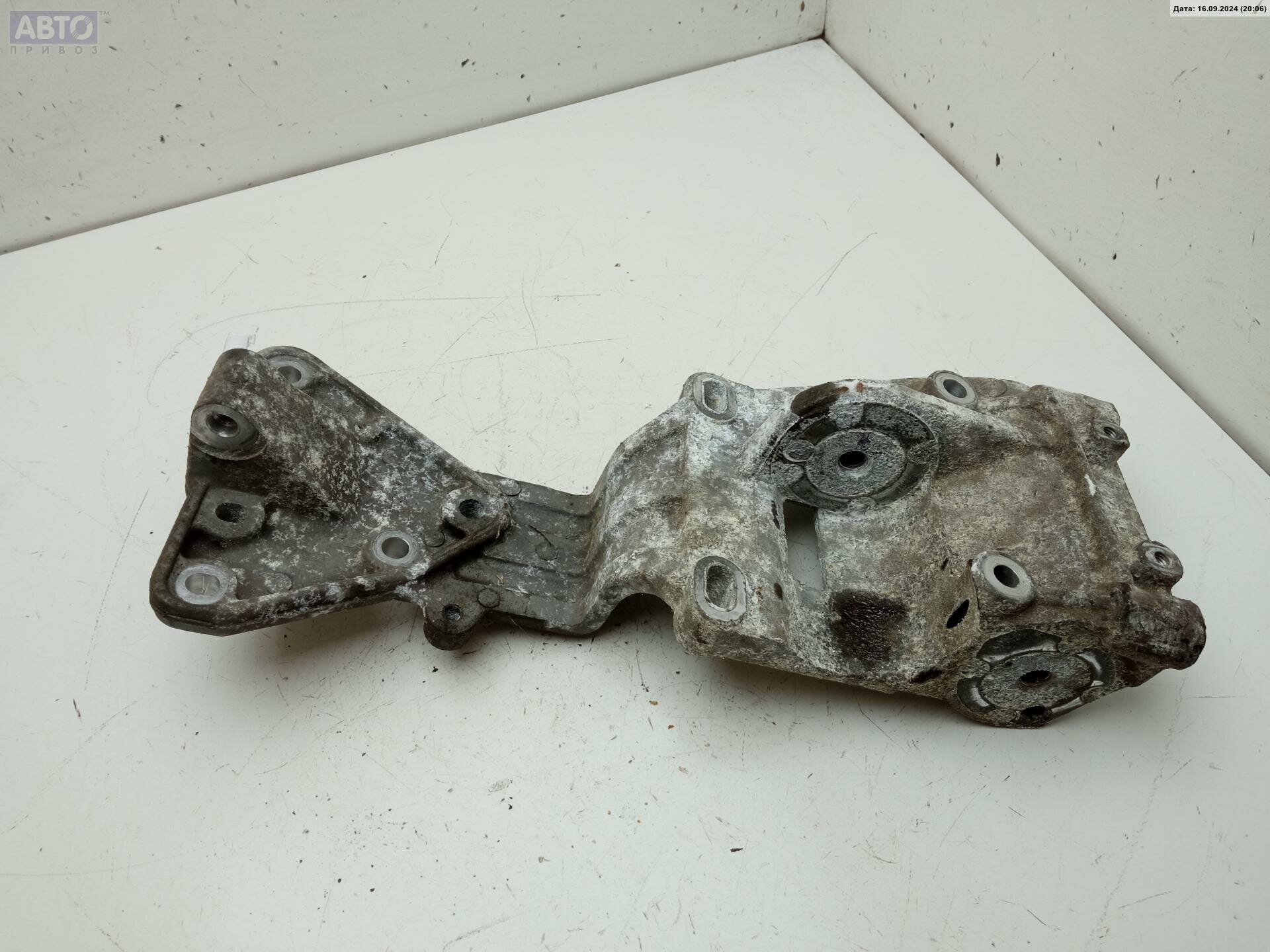 Кронштейн компрессора кондиционера Volvo S40 / V50 (2004-2013)