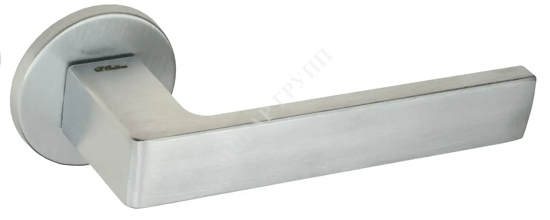 Дверная ручка Fratelli "BOOM" 7 FS на круглой розетке матовый хром