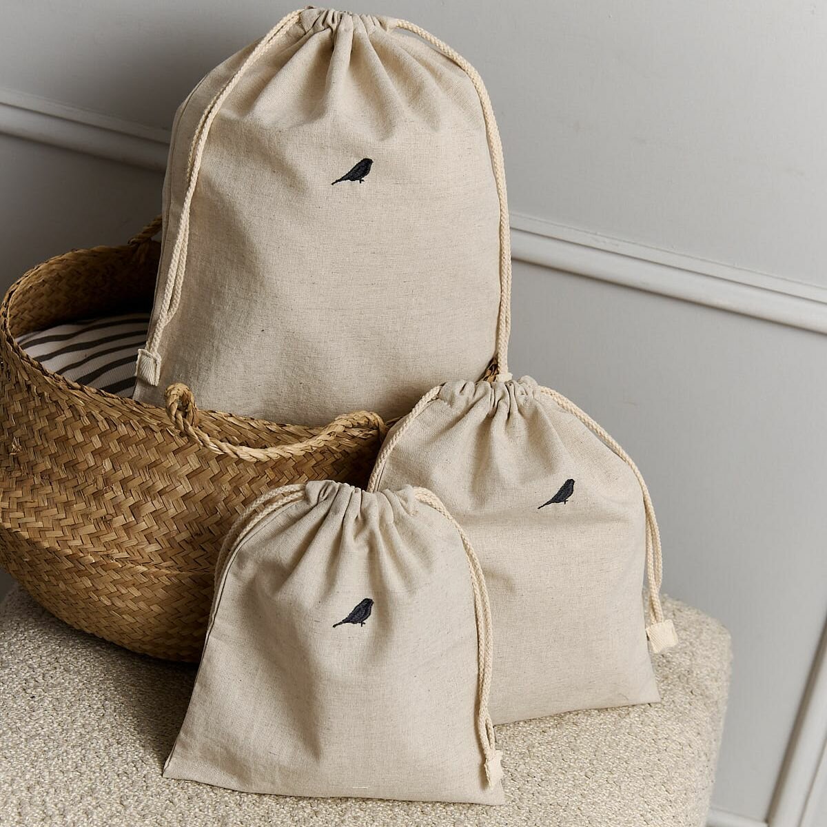 Набор льняных мешочков для хранения разного размера с вышивкой Птица, SML, бежевый, 3 шт.