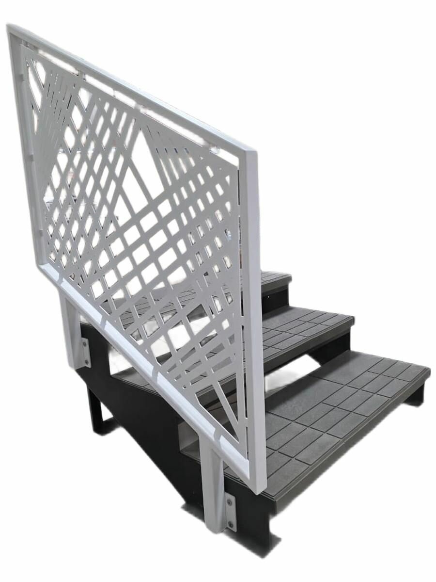 Лестница-крыльцо 3 ступени с ступенями ППК, ограждения с одной стороны. Ширина 1 м. Высота 45 см