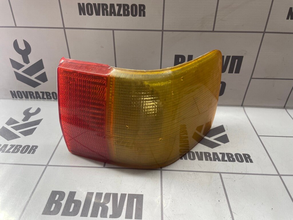 Фонарь задний наружный правый Audi 80 90 B3 86-91