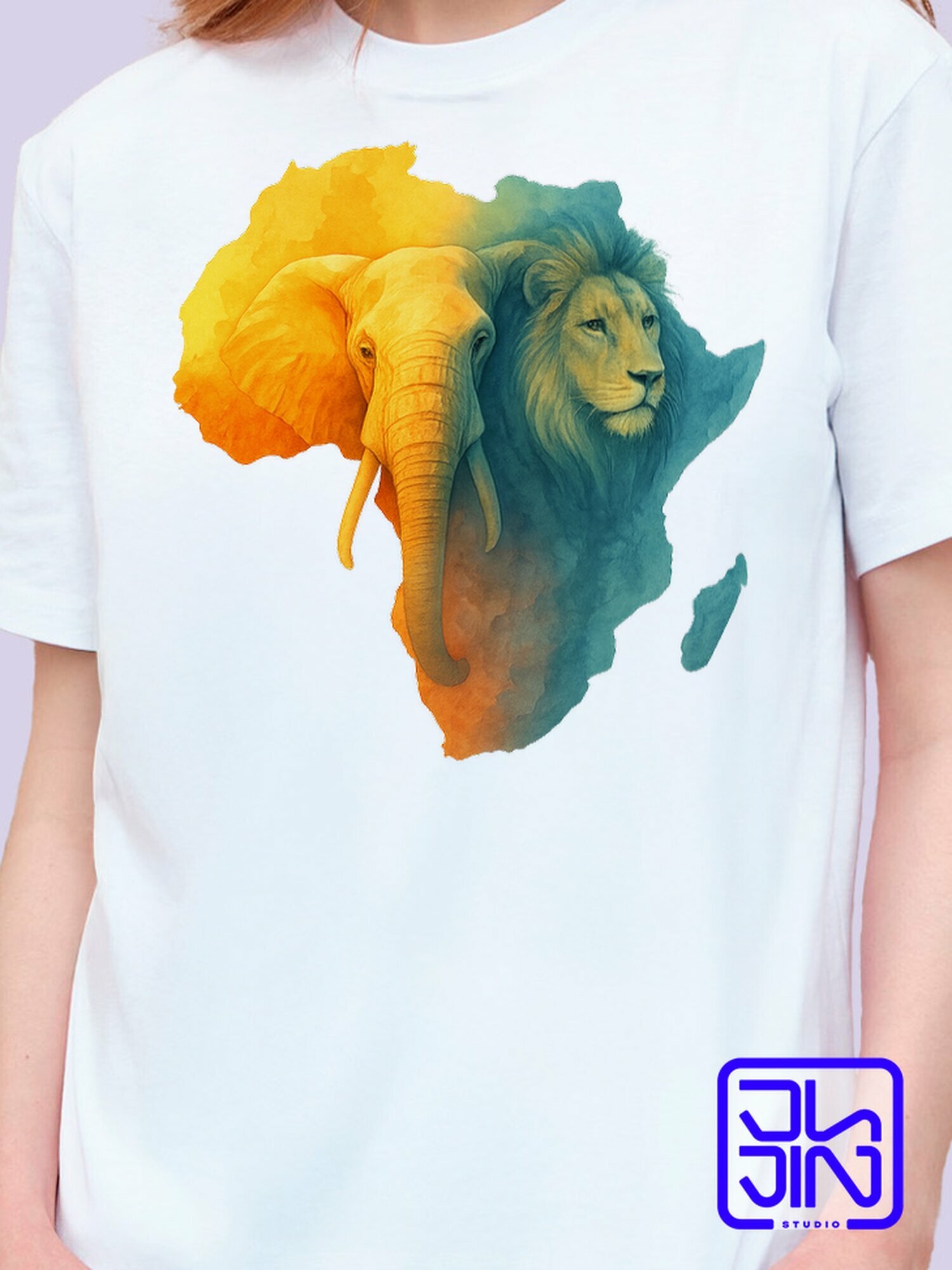 Футболка классическая женская с авторским принтом Этнический бирюзовый принт слона и льва в оттенках морской волны Африки, белый хлопковый трикотаж с прикольным рисунком на груди