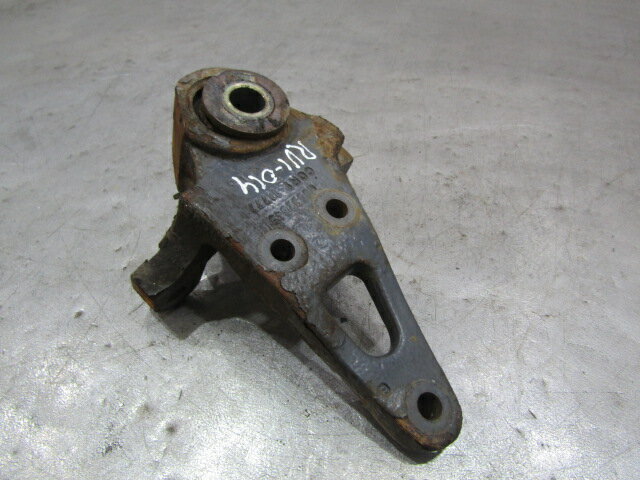 Кронштейн передней рессоры задний левый Renault Premium, сайлентблок под замену