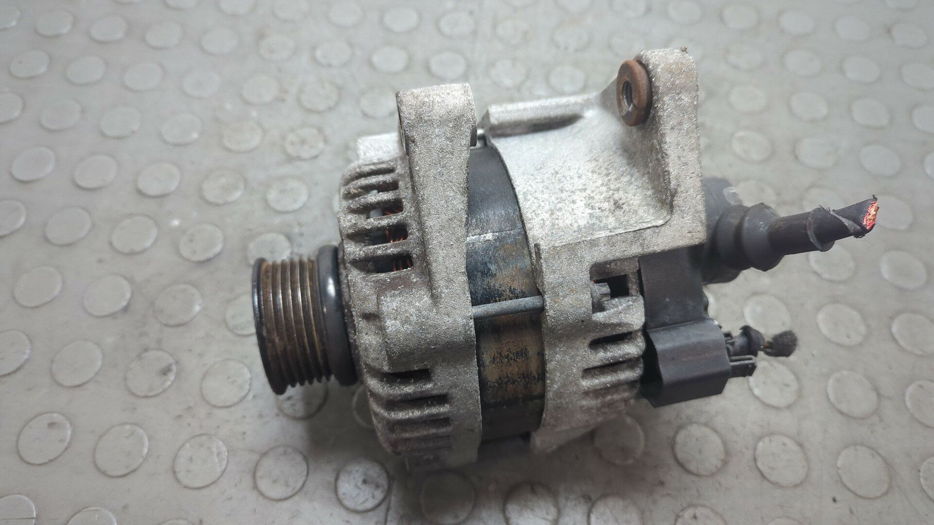 Генератор Chevrolet Cruze Б/У