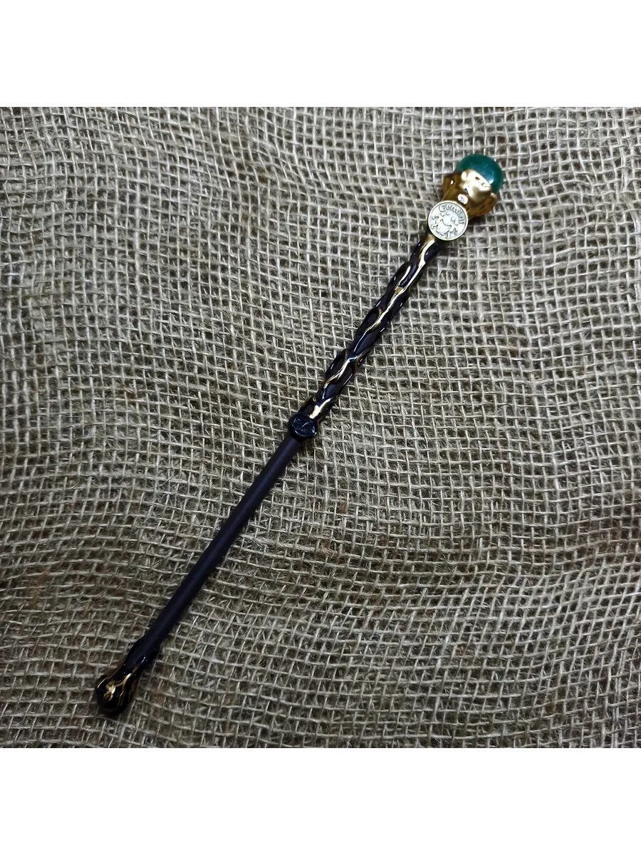 Оберег магический жезл клубничный кварц