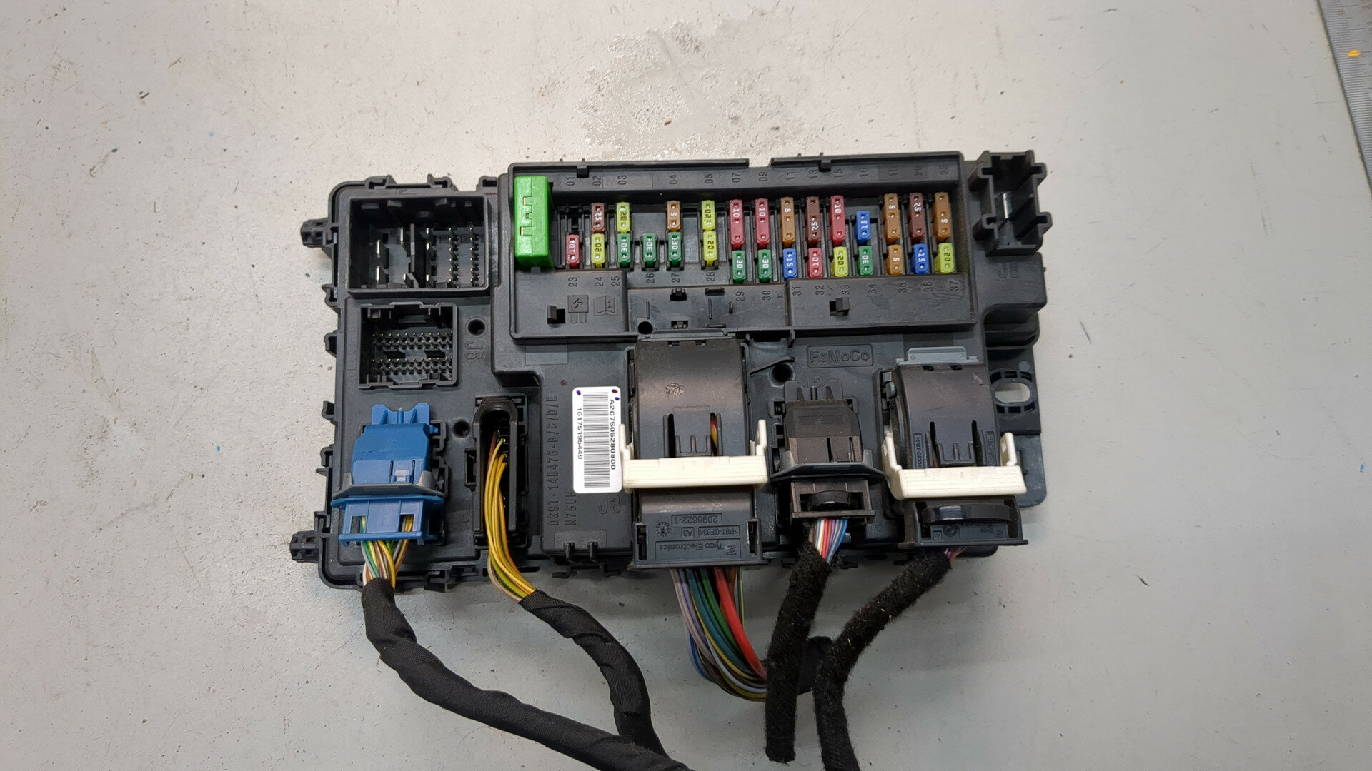 Блок предохранителей Ford Explorer Б/У