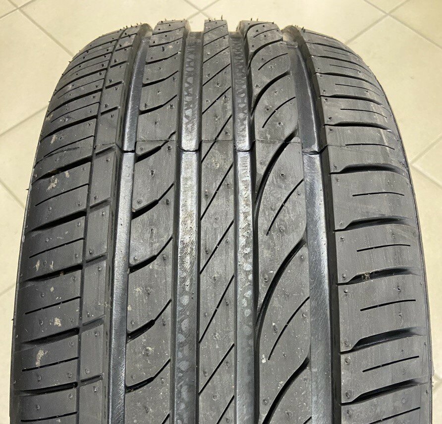 R-17 195/40 LingLong GREEN-Max 81V XL