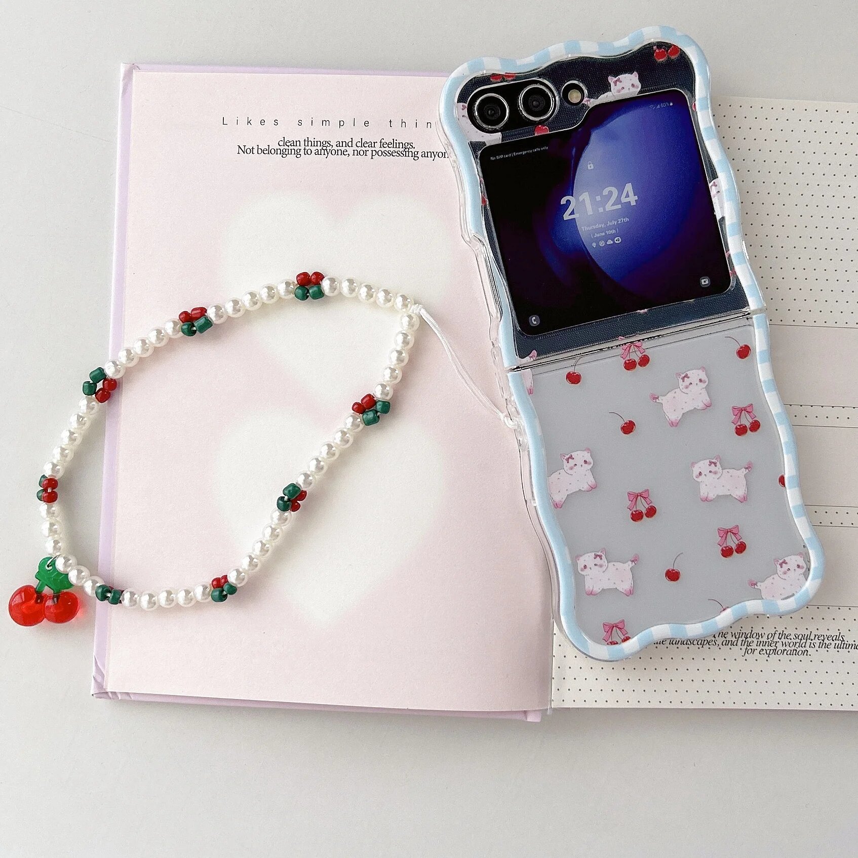 Чехол для Samsung Z Flip 7 с ремешком, цвет MM