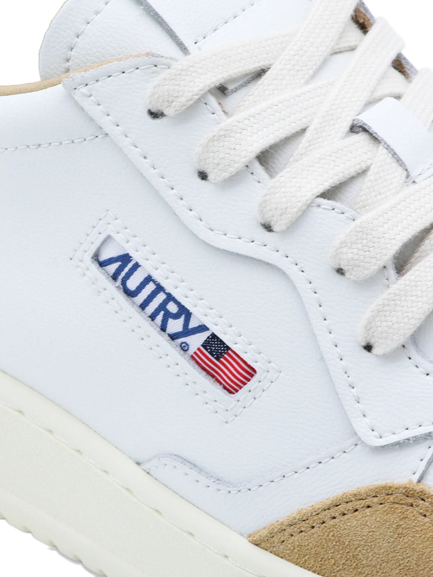 Кроссовки AUTRY Perforated logo sneakers, размер 43, white — фото 1
