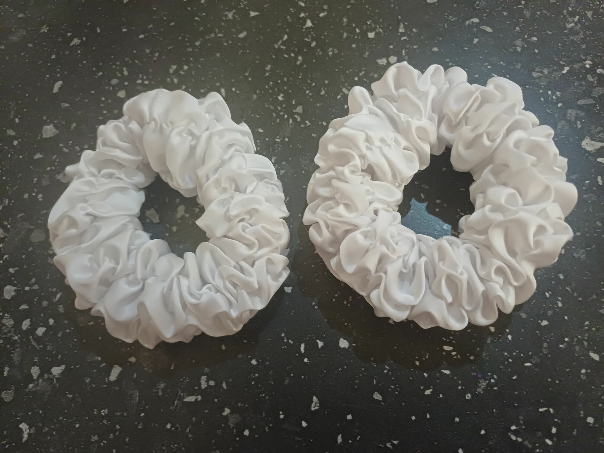 Набор из 2-х резинок белого цвета