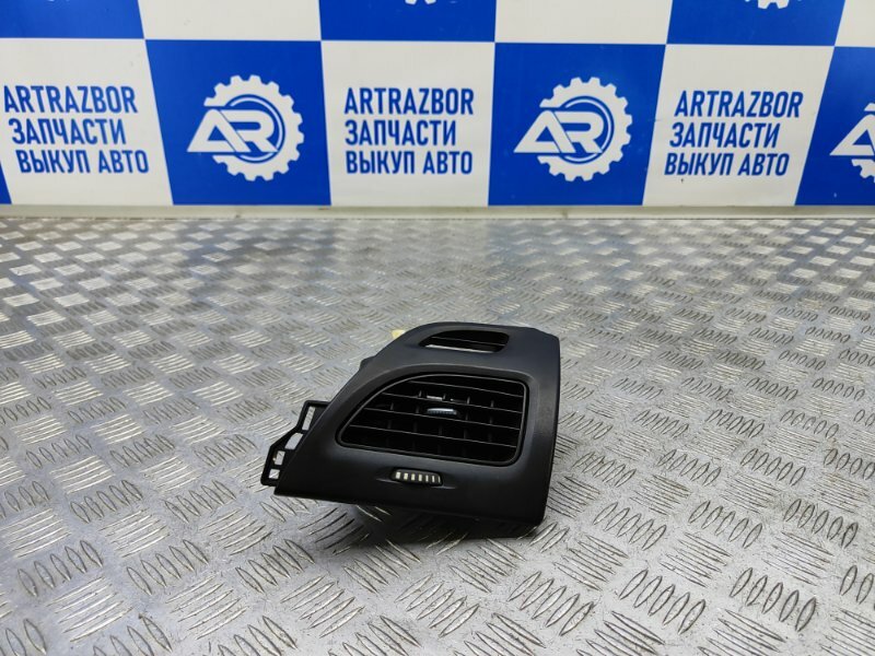 Б/У Дефлектор воздушный правый Renault Fluence / Рено Флюэнс 1.6 K4MV838 106 Л.С 2010