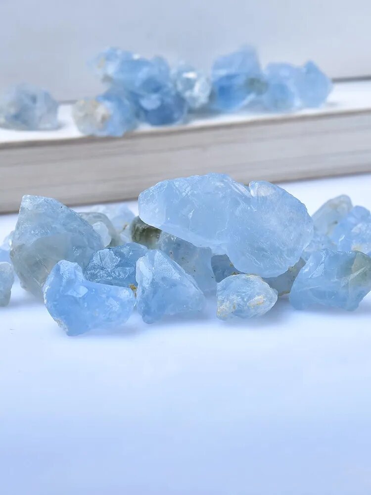 Натуральный камень "Целестин , необработанный гравий (1-2 см, 20 г)