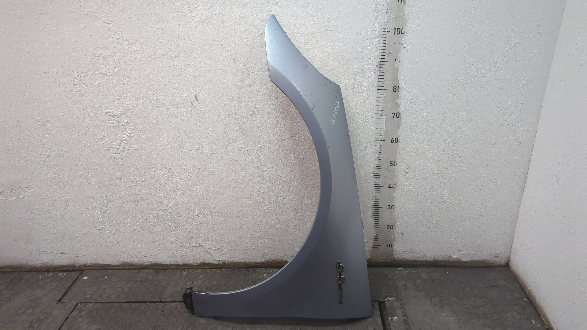 Крыло левое переднее Mercedes R W251 Б/У