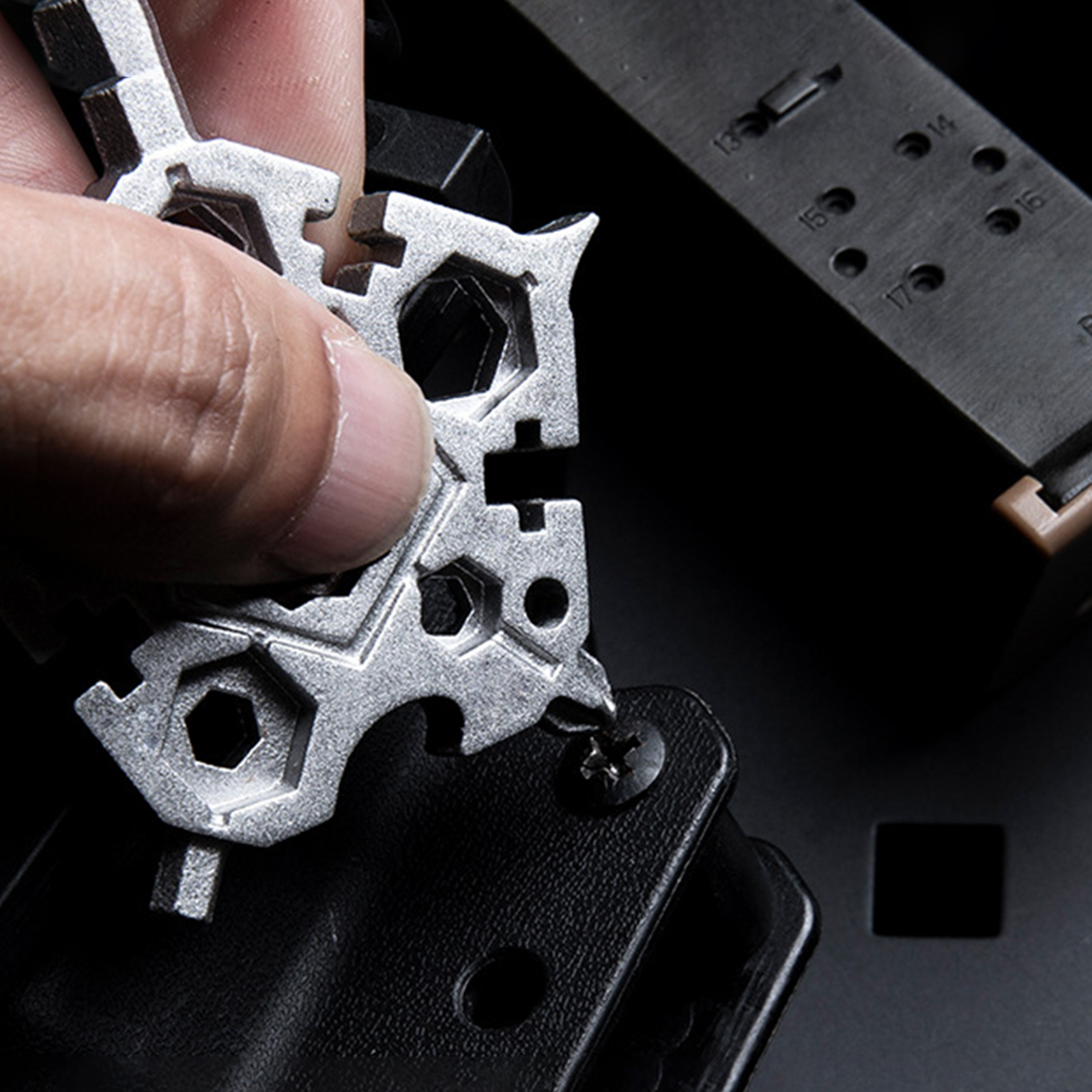 23 в 1 Снежинка Мультиинструмент Пятиугольный Ключ Снежинка Мультиинструмент Открыватель Бутылок Шуруповерт Набор Ручной Инструмент DIY Инструмент Приключений для Выходных Дней Путешествий Кемпинга Цвет: Серебристый, Черный (Доступно) Материал: