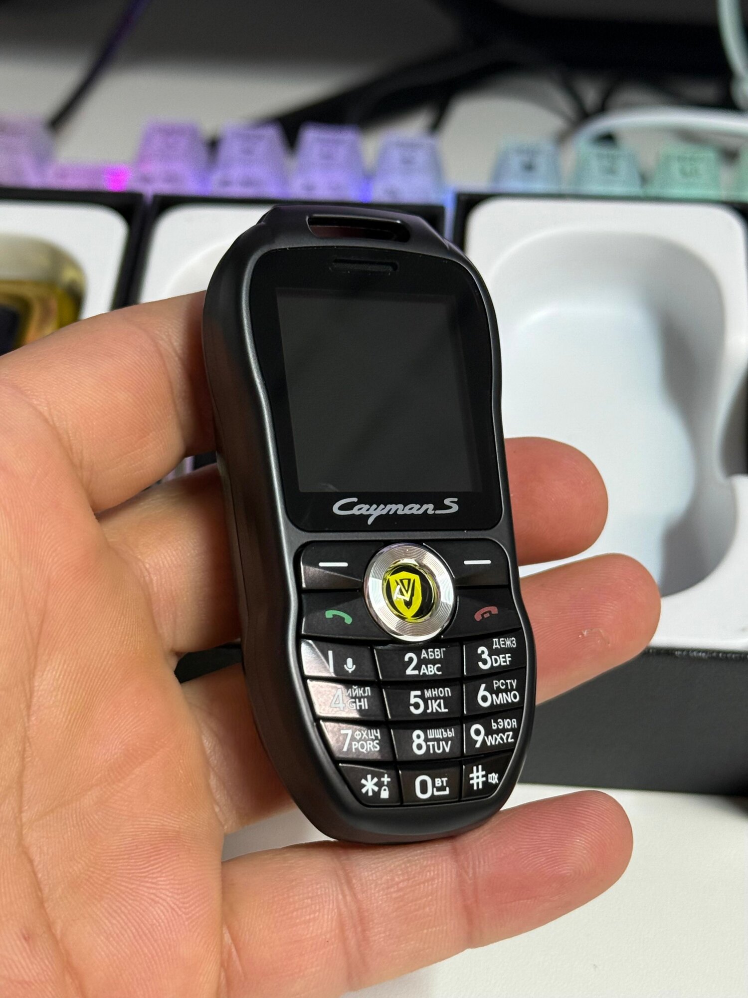 F8 Ferrari / Черный / Мини телефон кнопочный