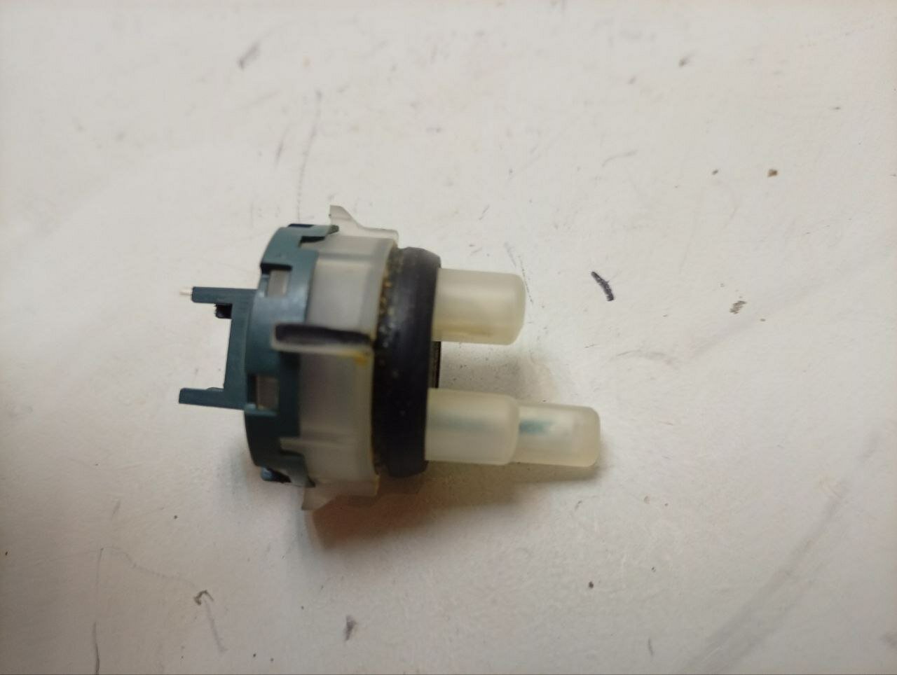 ESL98330 ктп2 Датчик температуры для посудомоечных машин AEG Electrolux Zanussi 140000401012 б/у