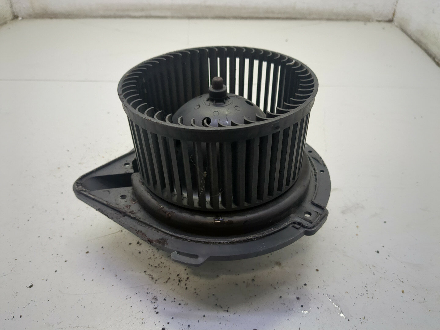 Двигатель отопителя (моторчик печки) Volkswagen Passat 4 Б/У