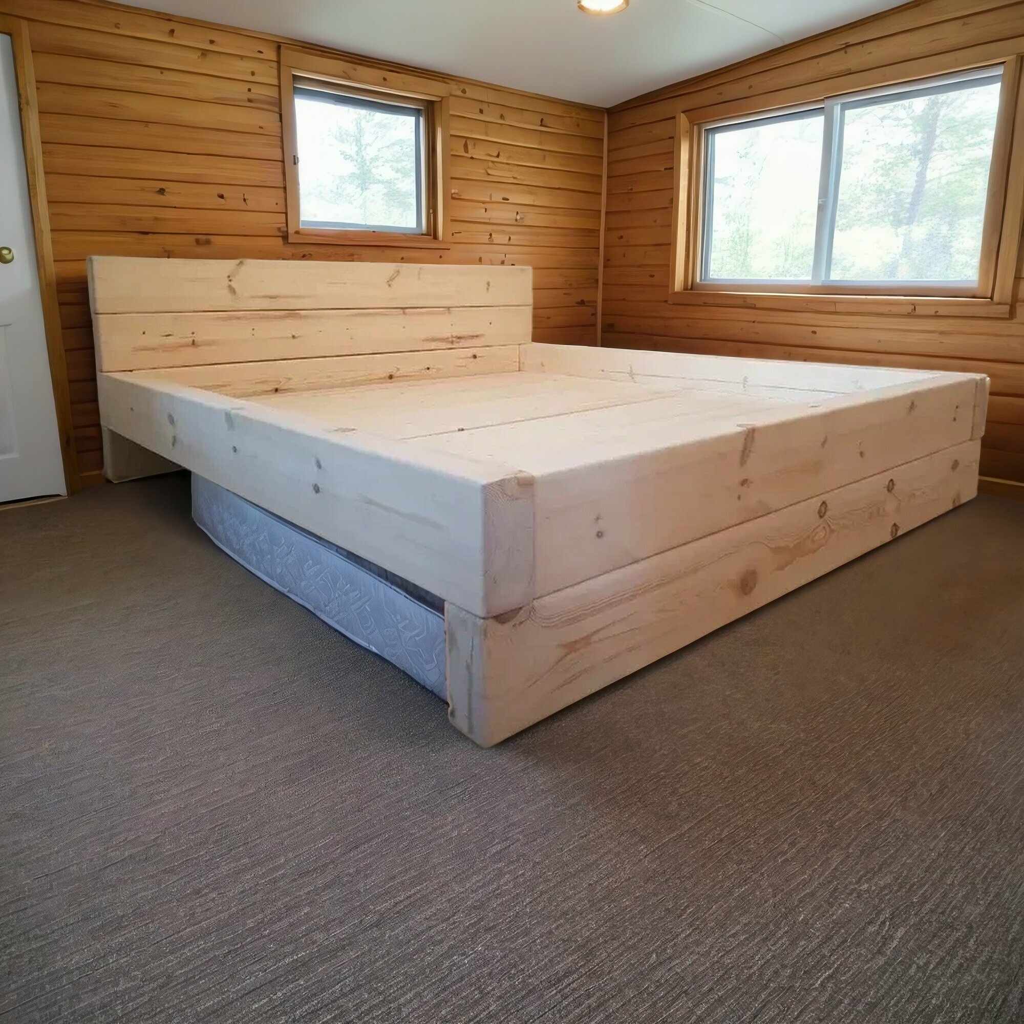 Двуспальная кровать из массива "Элитная" 200x200 высокая