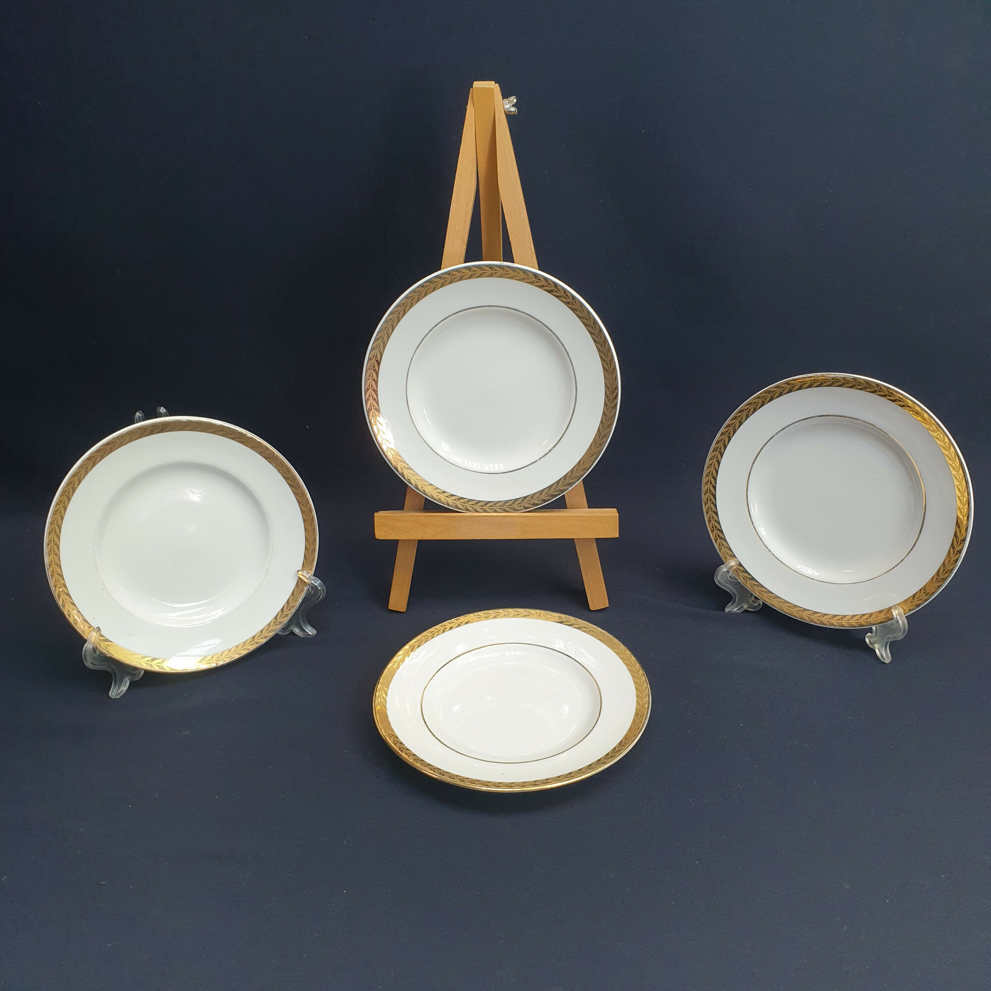 Набор десертных тарелок 4 шт ЛФЗ, фарфор, позолота. Винтаж СССР.