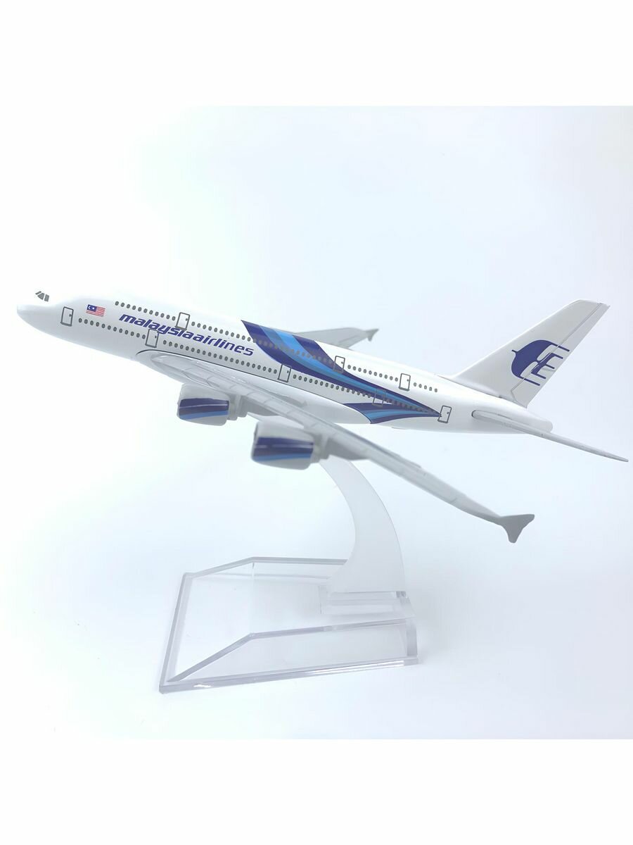 Металлическая модель самолета Malaysia Airlines Airbus A380 масштаб 1:400